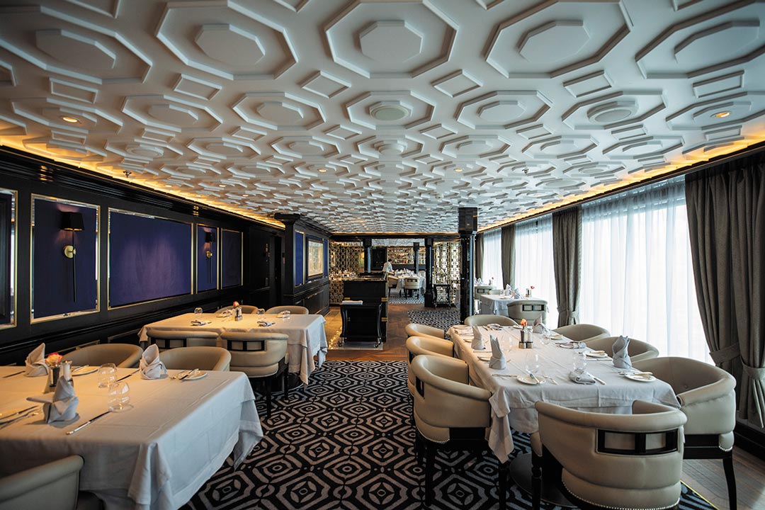 Seven Seas Splendor Cruise Ship Details | United Cruises