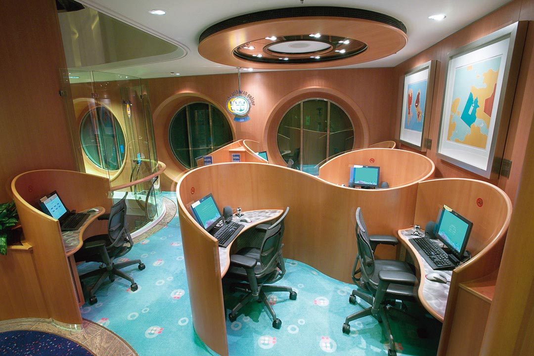 Best Internet Cafe Interior Design Pictures | Psoriasisguru.com
